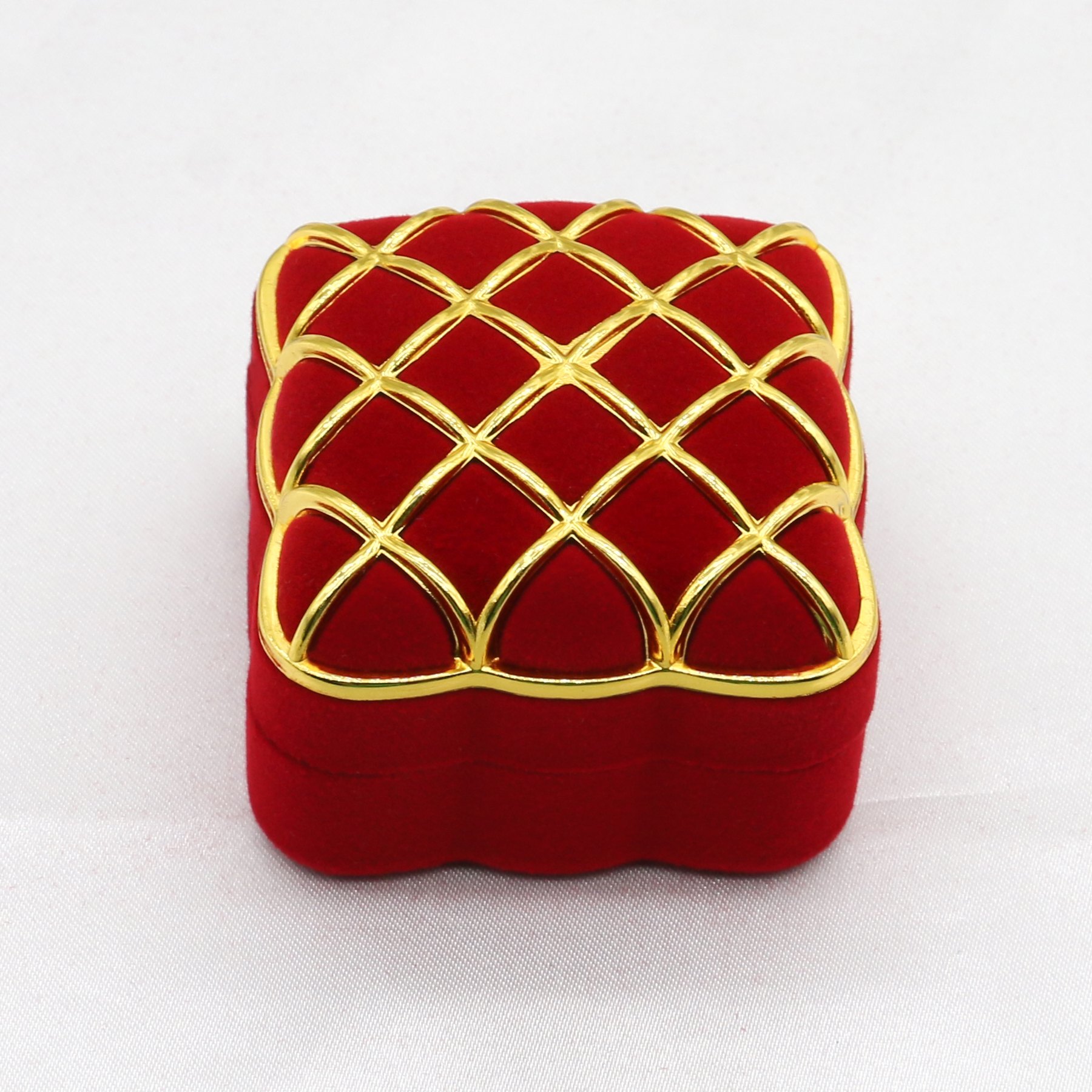 Ring Gold Lines Box – Jewellery Box Manchester Ltd