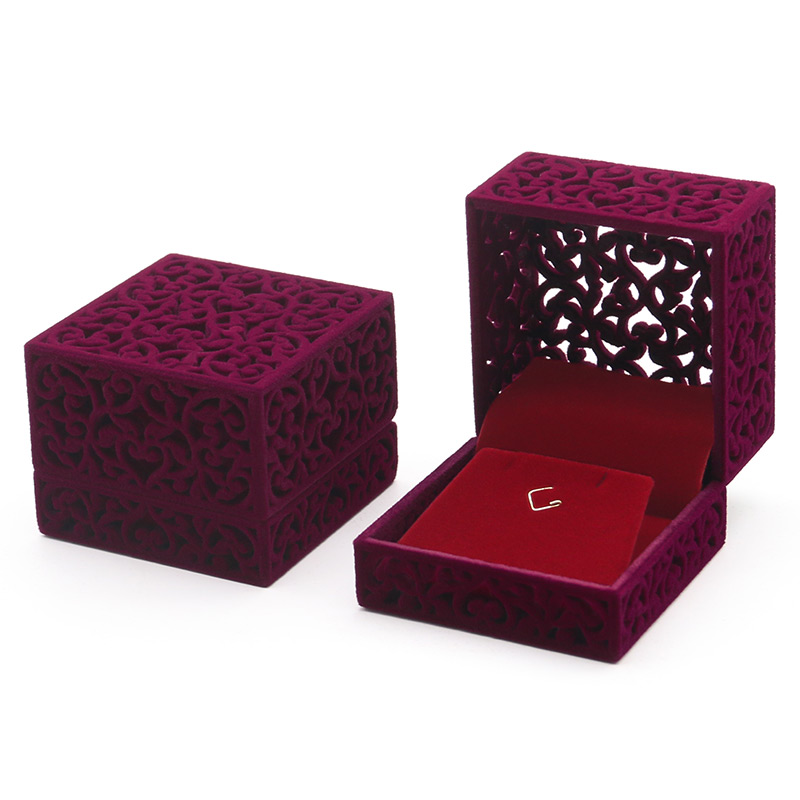 Earring Jali Cube – Burgundy – Jewellery Box Manchester Ltd