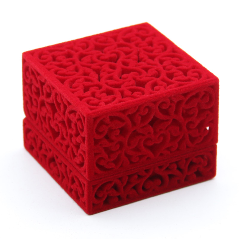 Earring Jali Cube – Red – Jewellery Box Manchester Ltd